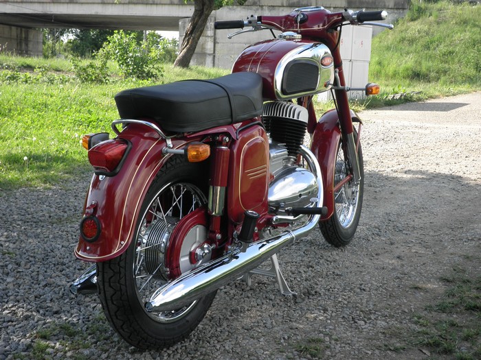 JAWA 250 PANELKA :: Motolin