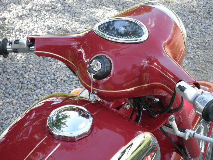 JAWA 250 PANELKA :: Motolin